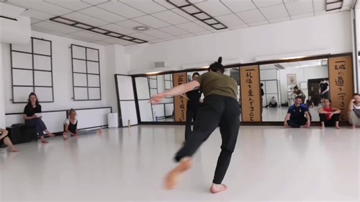 When the material of the mover is momentum their practice becomes alchemy. To turn the normal gravity and daily awareness into gold... To make the ordinary, meaningful and valuable. Video @leon_farrenkopf Music @therealacidpauli Shot during a Movement Archery workshop in Hamburg hosted by @movementpractice.de | Movement Archery