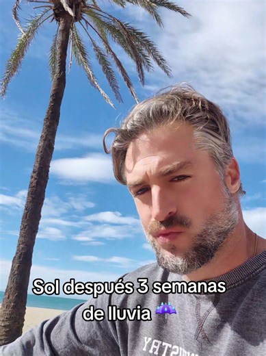 Small clip of me on my way from a meeting to another 🖤✨️ #borrador #adayinlife #fypppppppppppppp #chill