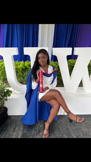 Graduated 👩‍🎓✨ #classof2022 #issagraduate #uwigrad