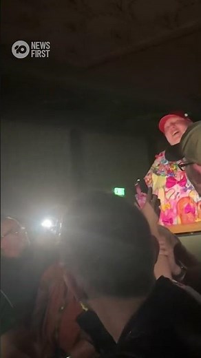 Sia Makes Surprise Performance At Kathy Griffin Comedy Show | 10 News First