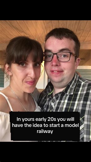 Very important life advice for you all in tonight’s video since starting model railways my life has changed meet Amy. We are having a baby meet so many amazing people and been working my dream job @Bachmann Europe 🚂🚃🚃🚃 #lifegoal #modeltrains #modelrailway #trains #fyp