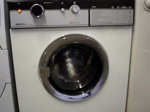 Philips Electra AWB665 Washing Machine with "Spin Drain" (1980)