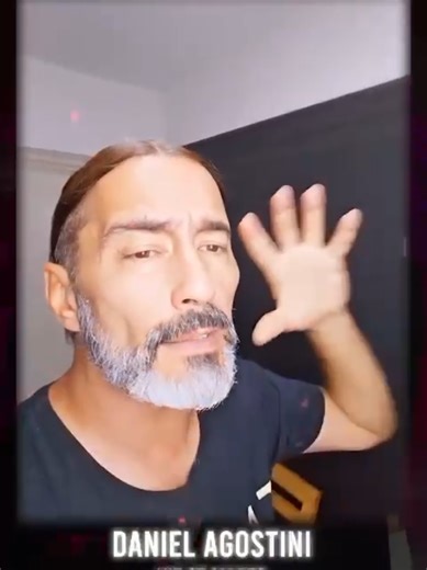 🔥🎶 DANIEL AGOSTINI 🎶🔥 El Rey vuelve a Tarija, esta vez que NO te lo cuenten 🤩😎 🎤 Daniel Agostini – El Rey de la Cumbia 🎶 Pablo Wayar 🎶 KonKlase 📅 Viernes 27 de marzo 🎟️ Pre-venta: 130 Bs. (entradas limitadas) 📲 Consultas y Reservas: 60.259.690 / 75 11.152.8 / 702.28 059 / 756.88 714 📍 El Vallecito – B/ San Jorge I, C/ Alberto Kissen casi Esq. Sustach 🍻 Daniel Agostini vuelve a Tarija… y la cumbia se vive en El Vallecito