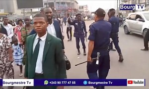 73K views · 2.3K reactions | #Kinshasa : un commandant de police détruit les motos et les véhicules qui ne respectent pas le code de la route. | Mbote | Facebook