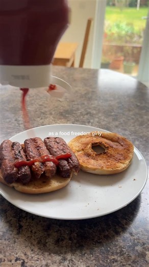 Lucy Kent | Women’s Health & Fitness Coach on Instagram: "Full day of eating as a food freedom girlie showing you that just because you have a goal in mind doesn’t mean your food has to be boring🥰❤️ THIS MATCHA?!?! No seriously you need to try it! Almost 30g protein when you have it with milk like?! So good! You can save some money too with my code LUCYKENT 🤭🤭🤭🤭"