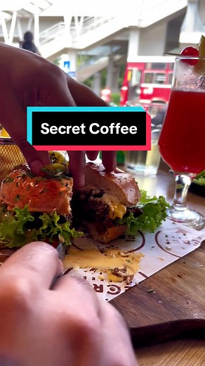 Kisanla ine deza al laba? 😋 #eskitotikone #foodreview #secretcoffee #mauritius