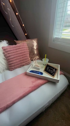 🌙✨ Under the Rose Golden Moon ✨🌙Our most dreamy theme is here to sprinkle a little magic into your next celebration!Whether it’s a birthday sleepover, bestie night, or just because — this gorgeous setup is perfect for creating unforgettable memories (and Instagram-worthy moments!).🎀 Blush tones, twinkle lights, luxe bedding, and celestial vibes your little one will LOVE.📍Local to Peachtree City, GA? Let us bring the magic to you!📅 Limited summer bookings remaining — don’t wait!💌 DM us or v