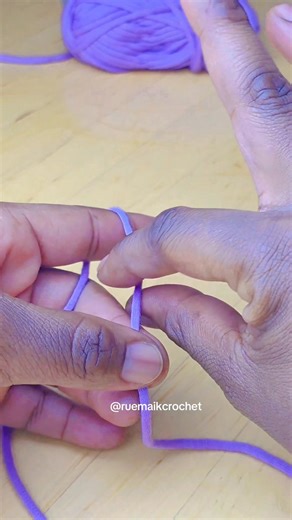 28K views · 201 reactions | Master the crochet slip knot in secondsAnother way of doing it #ruemaikcrochet #crochetlove #handmadewithlove | Ruemaik crochet | Facebook