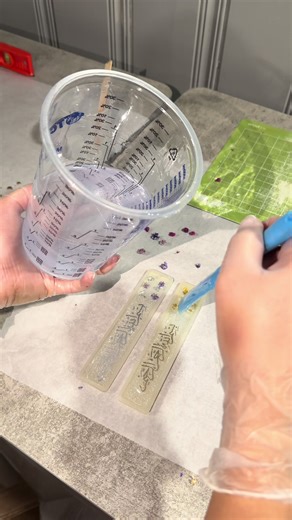 The making of custom flower bookmarks 📚🔖🤍 Resin from @Teexpert_Official #books #resin #resinart #floral #fyp