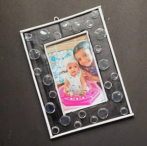 33K views · 277 reactions | unique photo frame msking by waste medicine wrepper /best out of waste craft ideas #photoframe #diy #craft #bestoutofwaste | Creative ViNii | Facebook