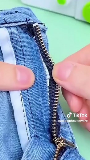 Handheld Sewing Machine Techniques for Beginners