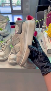 38K views · 108 reactions | These kids gone be burned out when they get grown. Super unimpressed by everything. Alexander McQueens and not knowing how to wipe yo ass good is CRAZY‼️#HARDFACTS #SNKRRBAR #BOUNCEBACK #FRIEDHARDBLVD | Snkrr Bar | Facebook