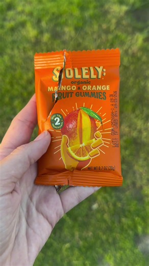 Can you tell I’m on my health grind in the new year?? BIG SNACK GIRL over here.. so I’ve been searching for healthier options! Absolutely LOVE @Solely: Organic Fruit Snacks #solely