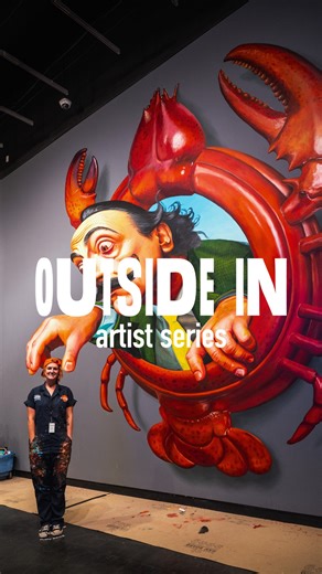 dalí in 3D 👁️🦞 Orlando-based visual artist Naomi Haverland is known for her hyper-realistic portraits, 3D illusions and anamorphic art. You may have seen her work throughout St. Pete, including the vibrant circle of plankton at the St. Pete Pier. In our special exhibition "Outside In," Naomi’s larger-than-life mural features a Dalí head peeking through a lobster porthole, which, from the perfect angle, appears to reach out and grab you. The idea for this playful, interactive piece came to Naom