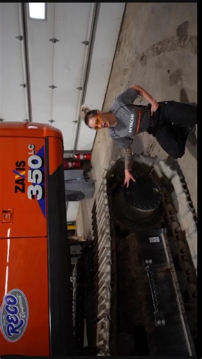 How to check the finals on a Hitachi excavator. This is the same basic procedure for all their excavators. Speaking from experience 🙃... take the top plug out first lol. It is pressurized so that stinky gear oil will come out pretty fast if you don't vent it first. Hitachi Construction Machinery Americas Inc. #dieselmechanic #femalemechanic #dieselrepair #thedieselqueen #hitachiconstructionamericas #heavyequipment #heavyequipmentmechanic #machinemaintenance | The Diesel Queen Official