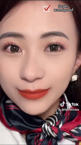 Three-color eyeshadow stick😱Easy to use#eyeshadowYZS #makeup #highlight #eyesmakeup #beautyeyes #viral