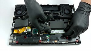 Inside MSI GL65 9SE - disassembly and upgrade options