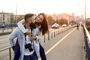 Zien: de eerste beelden van de realityserie 'Famke & Denzel'