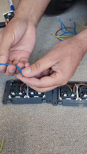 16K views · 129 reactions | Cablage prise courant electrique 230v ✨️✨️ | كهرباء عام | Facebook