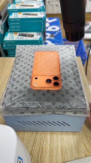 10M views · 29K reactions | Kunming Full Coverage Screen Protector #FullCoverageScreen #USPhoneFullCoverageScreen #ApplePhoneFullCoverageScreen #KunmingFullCoverageScreen #Apple17ProMax | Trendy Tech Review | Facebook