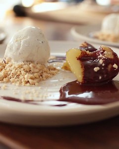 328K views · 5.3K reactions | 弄 +  +  +  +  = Jamie's Boozy Pear & Chocolate! This perfectly simple and full flavoured dessert only uses 5 ingredients and is featured in #QuickAndEasyFood: jamieol.com/BoozyPear | Jamie Oliver | Facebook