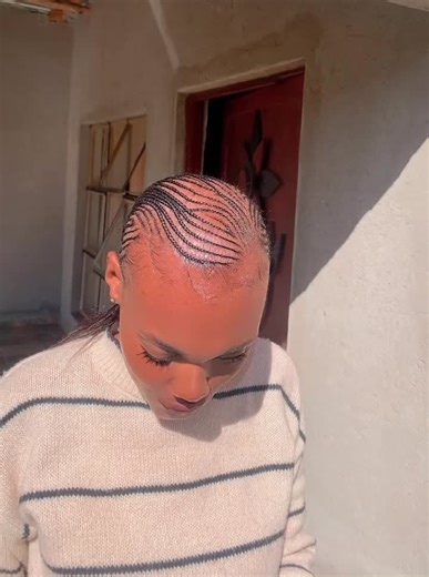 Trendy Cornrow Hairstyles: Small Lines and Wool Styles