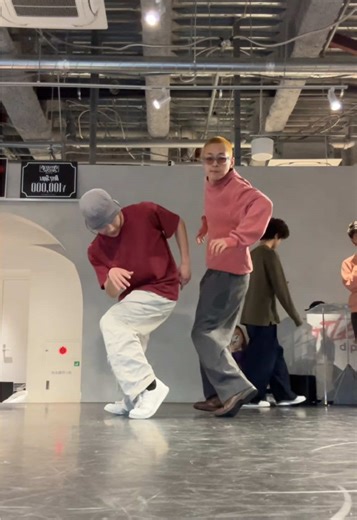 Hip Hop Dance Showdown: Dip Battles Jilly Jay