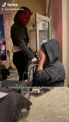 Just going on a lil adventure 🪑👹 #fyp #fypシ #foryou #hhn #halloween #halloweenhorrornights #horrornights #universalhhn #universalstudios #universalstudioshollywood #themepark #horror #halloween #spooky #spookyseason #horrortok