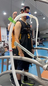 🫁 CPET – Cardiopulmonary Exercise Test / Ujian Ketahanan Jantung & Paru-paru. Saya buat CPET untuk menilai prestasi jantung & paru-paru semasa buat aktiviti fizikal. Sebab saya main basketball kan. Jadi saya boleh tahu tahap kecergasan / fitness level saya. Sama ada seorang yang mudah pancit atau tidak. 😂Tengok video ni. Tak senang nak buat. Memang kena all out lari sampai pancit. 😂. Korang nak buat tak? Institut Sukan Negara Malaysia | Izzar Anwari