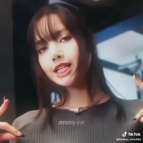 Romeo Lisaaaa!🌚🤏🏼 . . . . #bangpink_fanboy_ovi #lisa #rosé #jennie #jisoo #★ROSE★ #army #blink #blink #bts #blackpink @blackpinkofficial @JISOO @LISA @JENNIE @ROSÉ