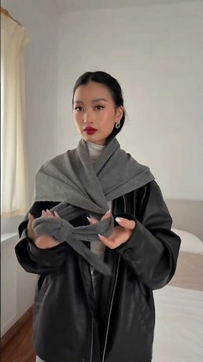 How to wear a triangle scarf 🧣