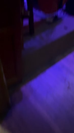 1 minute and 17 seconds of chill out bliss 👌 Despite their PA going ‘boink’ in their first set , they cobbled something together to keep the show going 🙏♥️ Thank you @los.twangueros for another superb Second Sunday Session 😎 | The Jenny Lind