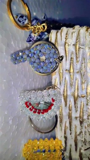 alphabet beaded keychain.🥰😍🤩💗❣️❤️ #diy #handmadejewelry #diycrafts #beadedkeychain