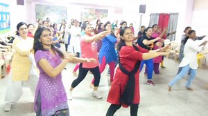 #exercise #boot #camp at #navrachna & #vidyani pre primary section by Alivez Gym & Fitness Centre's...#training the #trainers as #learning never ends.. Feel the #Change, #Transform yourself #call now: 91 722 8888 333 / 555 Stay Fit - Be Awesome with #TeamAlivez #vadodara #baroda #gujarat #gym #fitness #JRF #JosefRakichFitness #JeraiClassic #JeraiFitness #JosefRakich #Vadodara #Zumba #ZumbaParty #ZumbaStep #HammerStrength #LesMillsRPM #LesMills #LifeFitness | Alivez Gym & Fitness