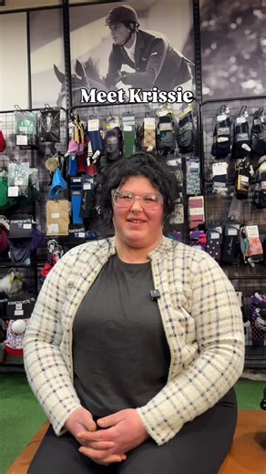This week in our ‘Meet the Team’ series we meet Krissie. Krissie works in our retail store and helps in th warehouse packing web orders. Krissie tells us about her horse Rogan and which products she really rates #anxietyinhorses #horseowners #equestrianstore #equestrianlife #shivers | Discount-Equestrian