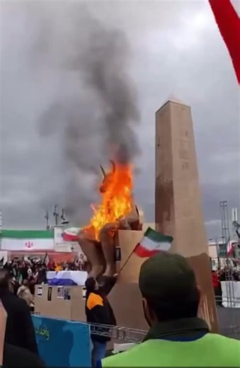 The Iranian people are awake! ⚡️🇮🇷🇮🇱 Iranian protesters burned an effigy labeled “Baal,” shown with a Star of David and Israel’s flag, while chanting “Death to Israel.” Baal is an ancient Canaanite deity often used today as a symbol of Satanism or elite corruption (for example Epstein).