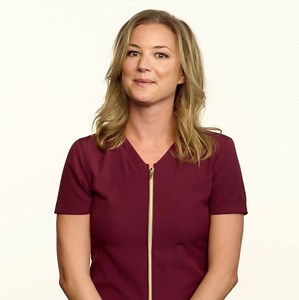 9.1K views · 369 reactions | Emily VanCamp and the cast will be ready to live tweet with you! The two-night premiere kicks off tomorrow at 10/9c. | The Resident | Facebook