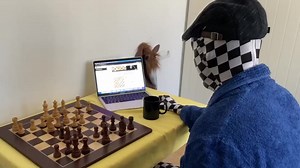 397K views · 149 reactions | ⭕️ Empieza a ganar más partidas de ajedrez con las Aperturas Enigmáticas ⭕️ ¿Por qué jugar las Aperturas Enigmáticas? ✅ Son fácil de aprender. ✅ Se pueden jugar contra prácticamente todo. ✅ Logras sorprender a tus rivales al no ser muy conocidas. ✅ Existen muchos “truquitos enigmáticos” con los que consigues ganar por la vía rápida. Haz clic aquí abajo para ver las Clases de Prueba GRATUITAS  | Rey Enigma | Facebook