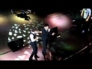 Harry gets silly stringed and Liam drops his microphone