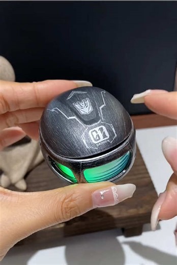 ⚡【Transformers Megatron In-Ear Wireless Bluetooth Earbuds】⚡ Lightweight design, stays in place no matter how intense your movement! 🏃‍♂️💨 With a unique mechanical charging case, the powerful Megatron design adds strength to every wear! 💥 \t•\tUltra-lightweight, comfortable even for long hours of use \t•\tUnique mechanical case design for a bold and striking look \t•\tBluetooth 5.0 for stable connection and crystal-clear sound quality \t•\tIn-ear design with excellent noise isolation, keeping 