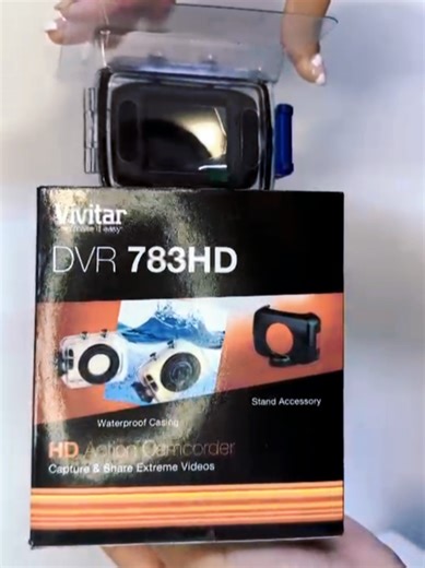 Vivitar 783HD: La cámara de acción más económica ✔️ Full HD 1080p ✔️ Fotos de 12 MP ✔️ Pantalla LCD ✔️ A prueba de salpicaduras ✔️ Incluye soportes básicos Ideal para probar el formato sin invertir mucho. Calidad modesta, pero cumple para un uso casual. ¡Precio insuperable!