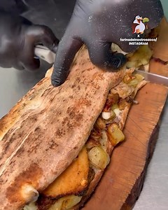 This hearty sandwich is packed with perfectly seasoned, crispy potatoes and juicy fillings, all wrapped in a freshly baked, crusty loaf. A satisfying bite that brings a taste of homemade goodness with every slice! Ready for a flavor-packed treat? 🍞🥔 #geekyfork 📽️: Instagram/ farinadelnostrosacco | Taste Lab