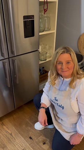 Got a small freezer? Don’t worry, you can still batch!!Make sure to flatten your batched meals and store them in the freezer like library books. I’ve managed to fit 12 family meals in 1 freezer drawer!Don’t be put off by not having a big chest freezer, you will be amazed at how much you can fit in!One drawer for all your batching meals!#batching #batchcooking #storage #batchit #savespace | The Batch Lady