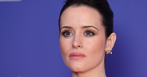 The Very Important Reason Why Celebrities Won't Use Blue Pens For Autographs