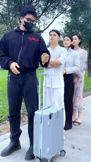 He Took Everything Home… But Not for Himself #kindra #kindness #respect #shorts