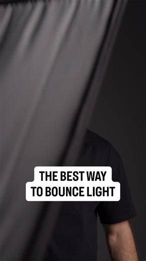Most creators bounce their light wrong — and it’s literally killing their on-camera presence. Low bounce? ➡️ Bright neck, puffy face, tired eyes. Mid bounce? ➡️ “Fine”… still looks dull & flat. Eye-level bounce? ➡️ Instant eye-lift, energy, emotion, and connection. If your audience can’t connect to your eyes, they scroll — fast. This tiny lighting hack makes you look: ✨ Sharper ✨ More awake ✨ More confident ✨ More cinematic Stop lighting your neck. Start lighting your eyes. Save this — future yo