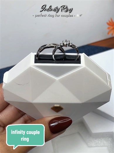 Choosing the Perfect Infinity Ring for Couples