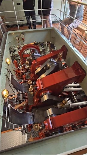 Paddle Steamer Power: Engine Thrills on Lake Brienz! #shorts #paddlesteamer #lakebrienz