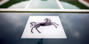 Lloyds Banking Backs Guidance After Slower-Than-Expected Decline in Net Interest Margin