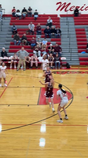 🚨 Buzzer Beater Meridian Senior Lailah Hite with the buzzer beater before the half. Meridian leads Pope 21-17 at the break. | Southern Illinois Sports with Chris Dexter